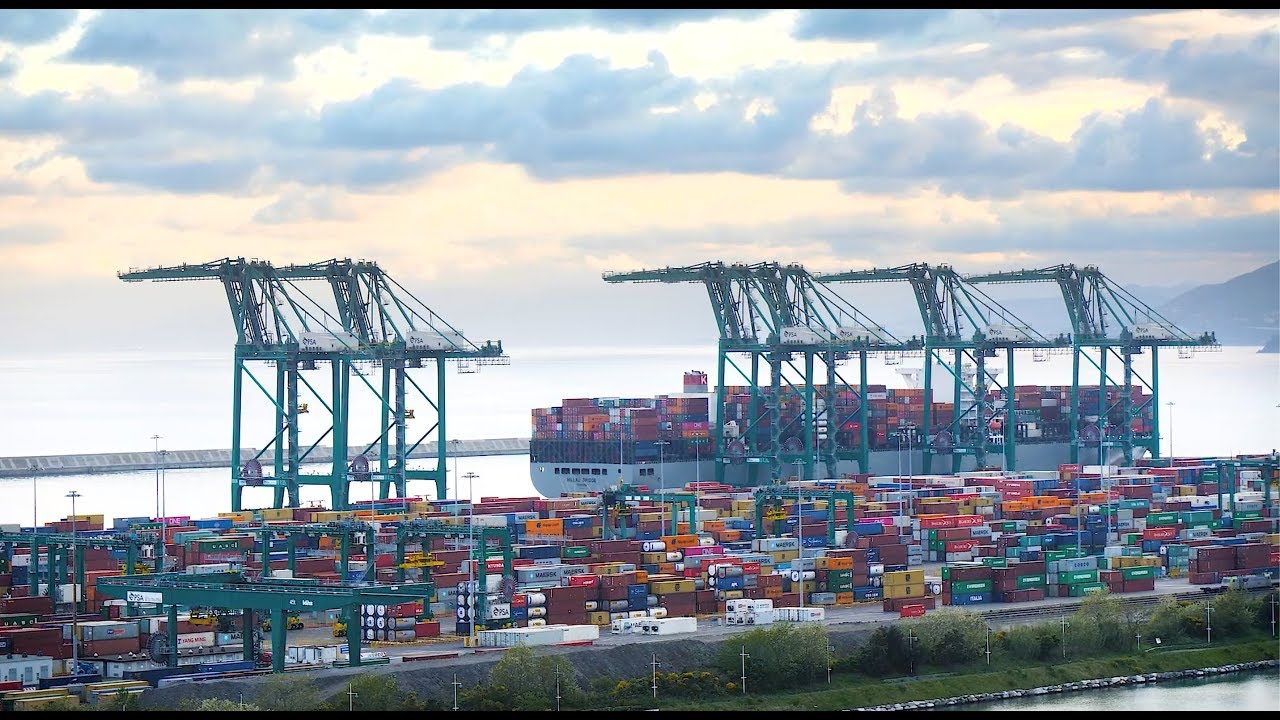TratosFlex® - Port of Genova Voltri PRA - Reeling cables for moving ...
