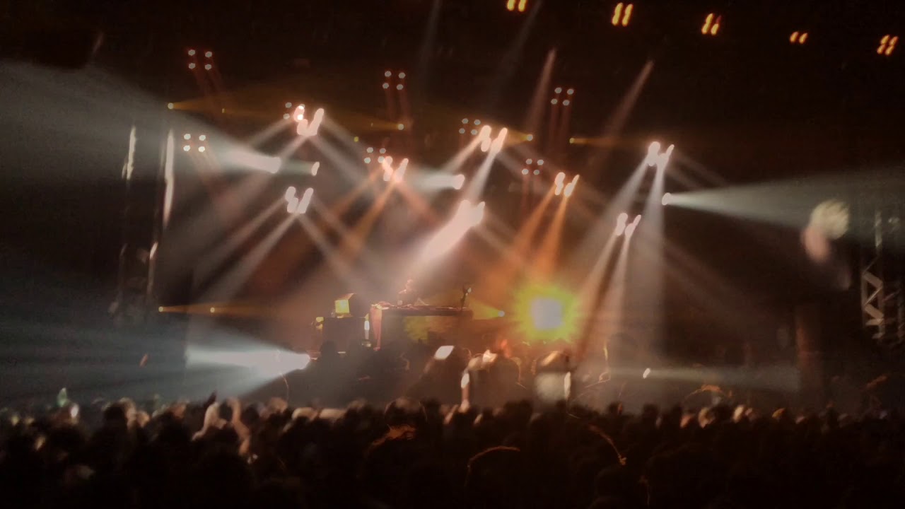 Hunee & Dour Festival 15/7/17 - YouTube