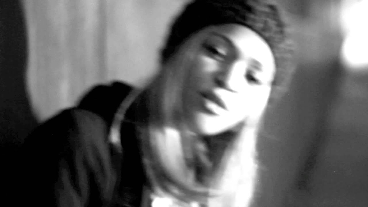 BRITTNEY JONES THE POET / MC - ACAPELLA VERSE - YouTube