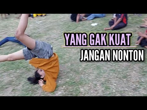 PENYEMBUHAN CEWEK KESURUPAN PALING EXTRIM !! CEWEK CANTIK KESURUPAN JARANAN KUDA LUMPING
