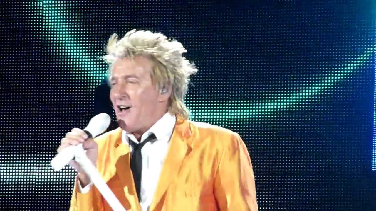 Rod Stewart - Love Train - Live at O2 Arena London - Wednesday 28th ...