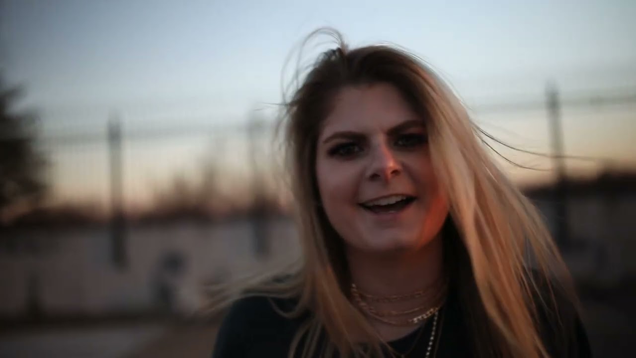 Lyssa Coulter - See Me Now (Visualizer) - YouTube