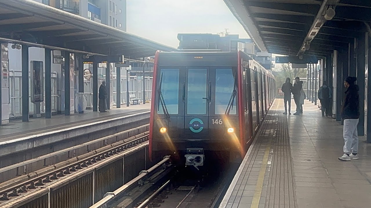 DLR B07 Stock No 146 Arrives at Deptford Bridge 8/4/25 - YouTube