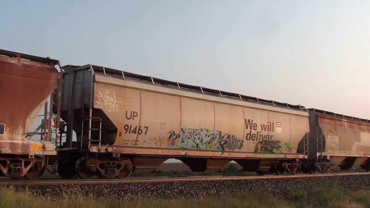 westbound soybean grain train on the UP Golden State Route 08/29/2015 ...
