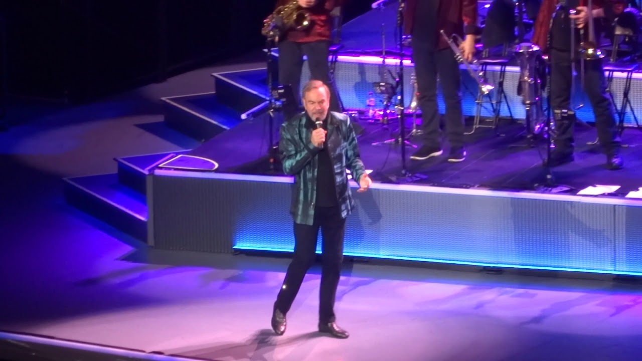 Neil Diamond 50th Anniversary Tour - YouTube