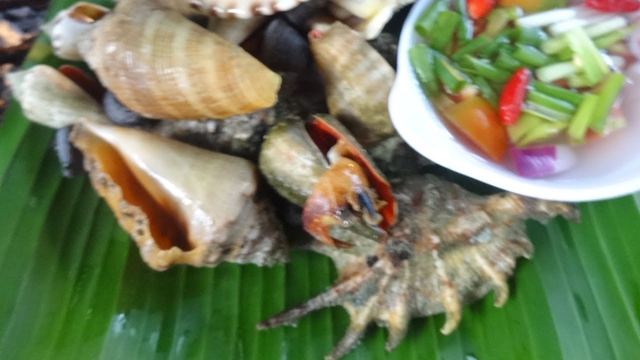 Nilapwaang Saang (Boiled Spider Shells) - YouTube
