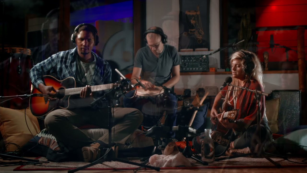 Ann Jangle - Heavier Than Lead (feat. Sagarias Tsam) [Official Live ...