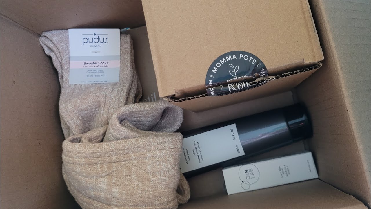 Fabfitfun welcome box spring 2025 - YouTube