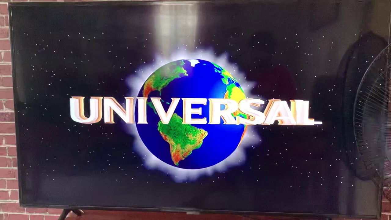 Universal Pictures/Dino De Laurentiis Company (2002) - YouTube