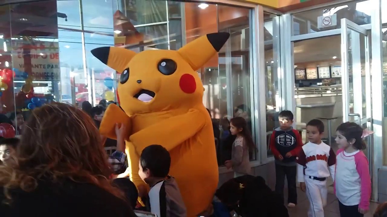 Botargas en tijuana botarga de pikachu - YouTube
