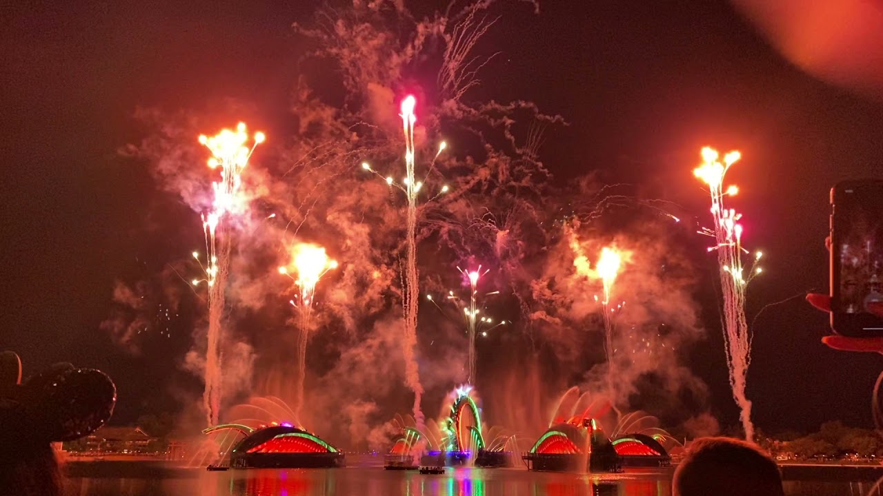 Epcot 『Harmonious』Nov/2021 #epcot #harmonious - YouTube