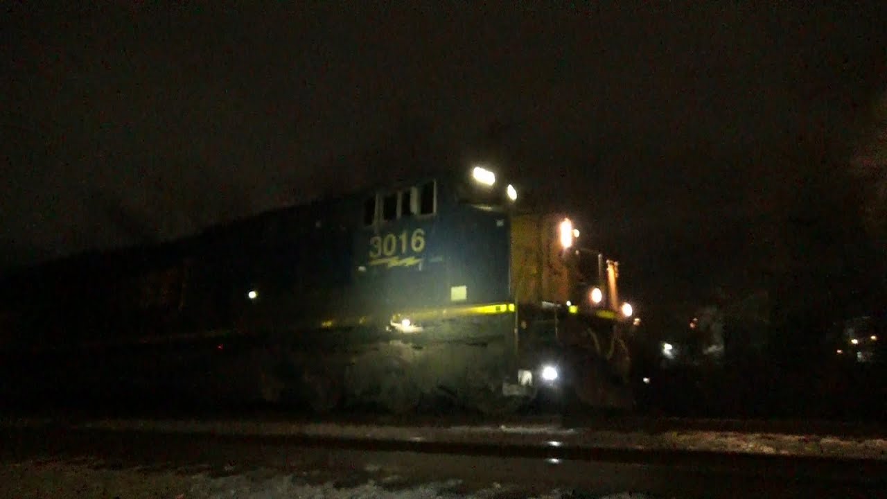 CSX ES44AH 3016 w/ Nice Engineer Leads Slow Manifest Q582-16 on 1/20/22 ...