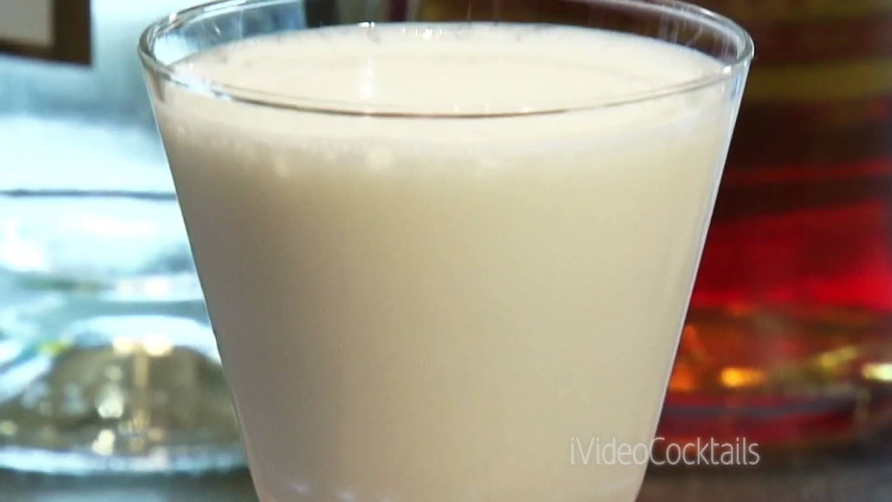 The recipe of the Banana Banshee Cocktail (Trailer) - YouTube