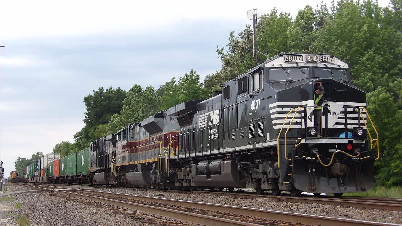 5-31-2024 Lackawanna NS Heritage Unit 1074 Trails on rare all NS Power ...