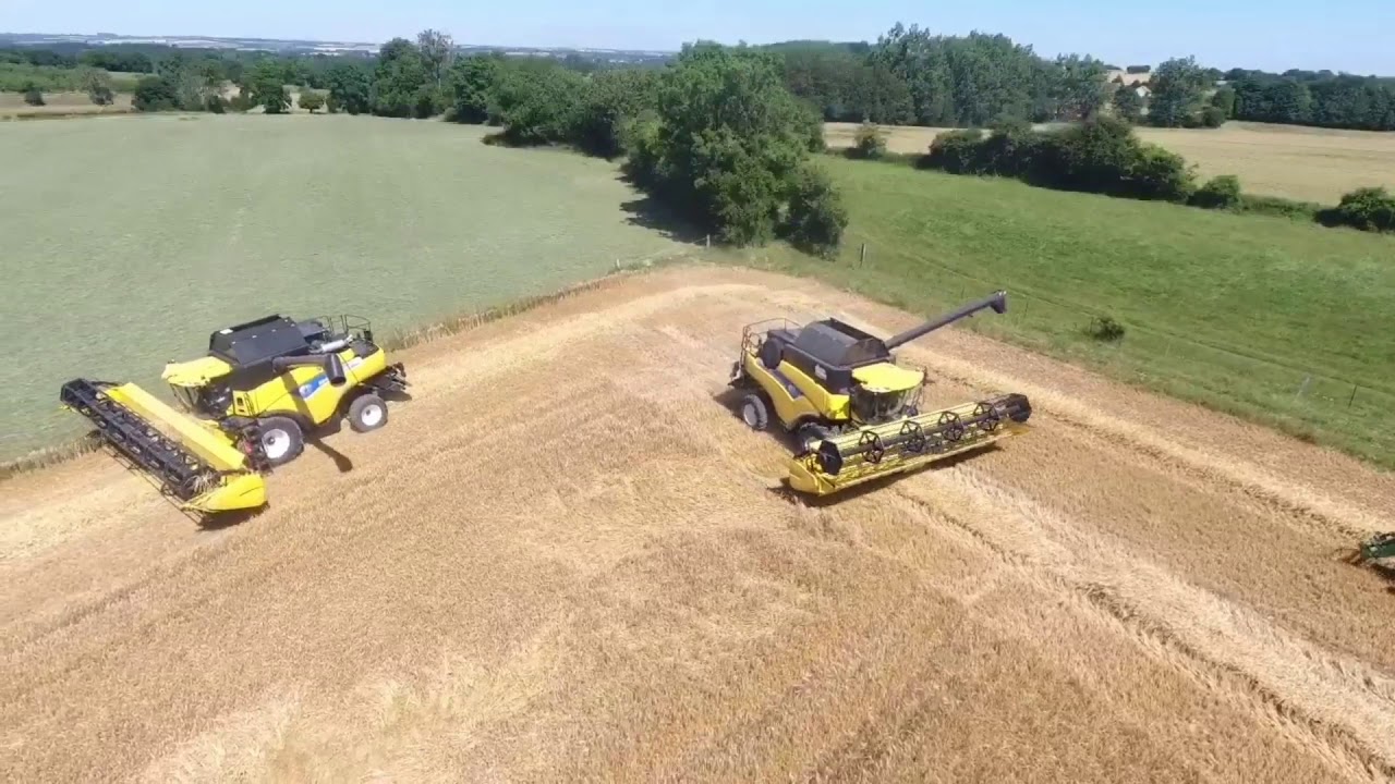 mise en route de deux moissonneuse batteuse new hollande cr 9080 avec ...