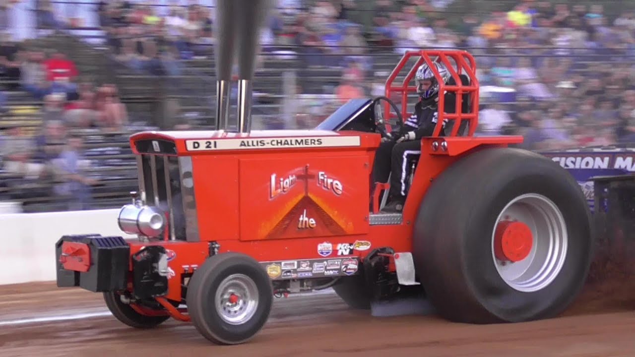 Lucas Oil Super Stock/Pro Stock Tractors At The Buck - YouTube