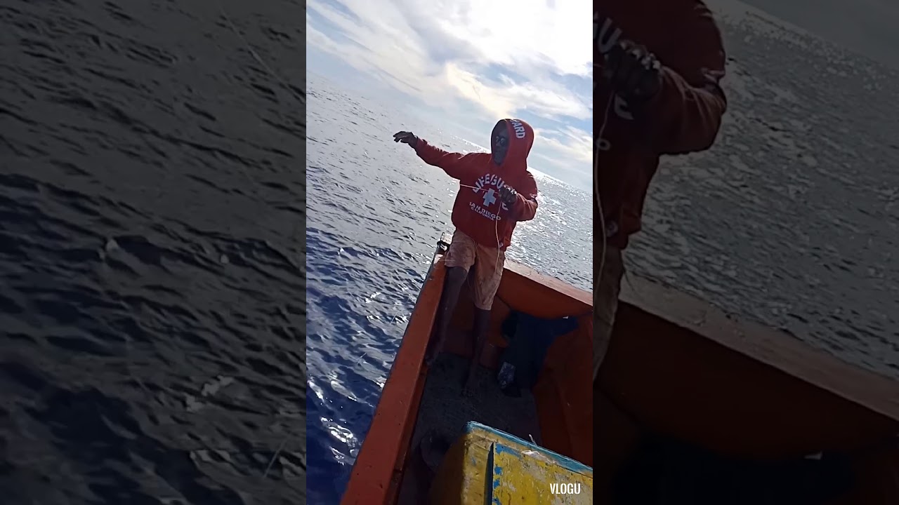 Traditional fishing in Pacific Ocean - YouTube