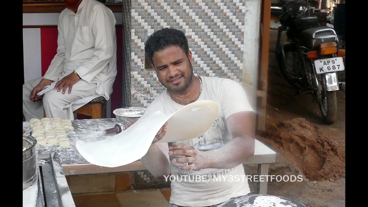 AMAZING STYLE OF COOKING IN INDIA | The Flying Rumali Roti | ROOMAALI ...