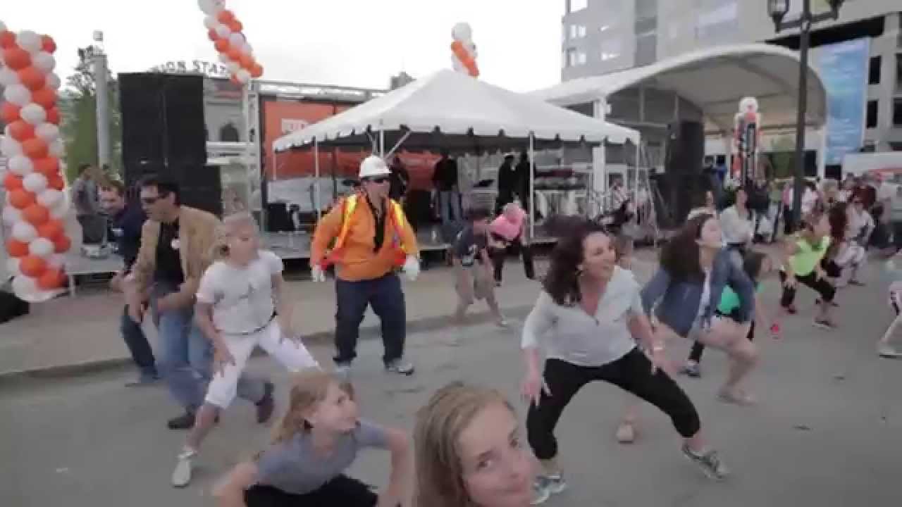 Raw Video: Flash mob at grand opening of Denver Union Station - YouTube
