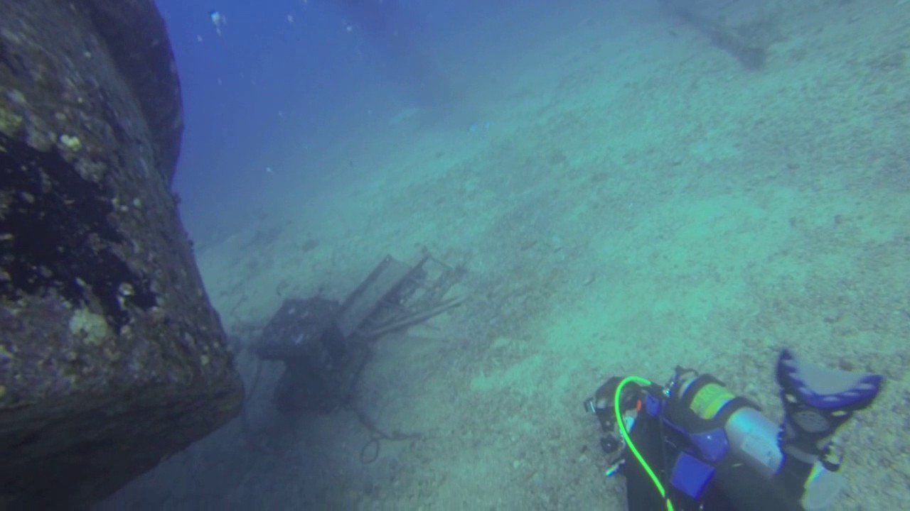 Diving Navy Tug with Dive Oahu - YouTube