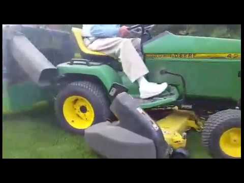 John Deere mc519 collection system - YouTube