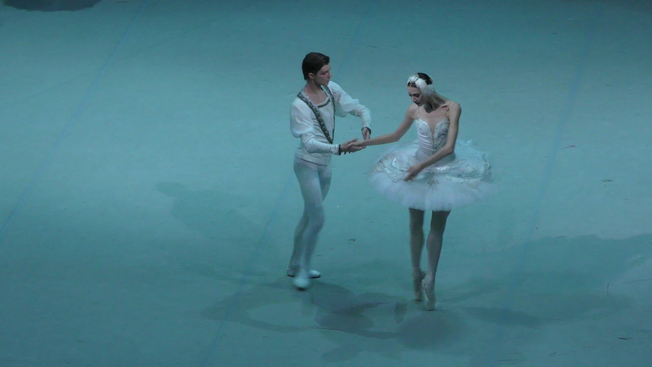 06/10/18 Julia Lukianenko debut Swan Lake Act III pdd - YouTube