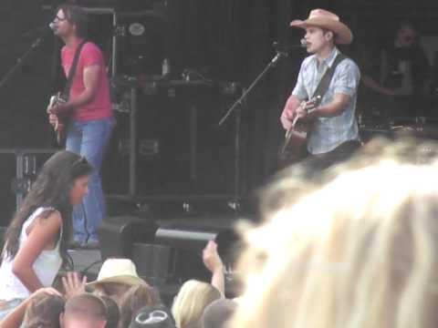 Dustin Lynch - Cowboys & Angels (Freedom Fest) - YouTube