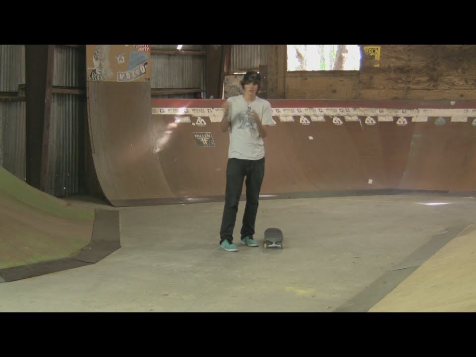 How to Fall Off a Skateboard Safely : Skateboarding Tips - YouTube