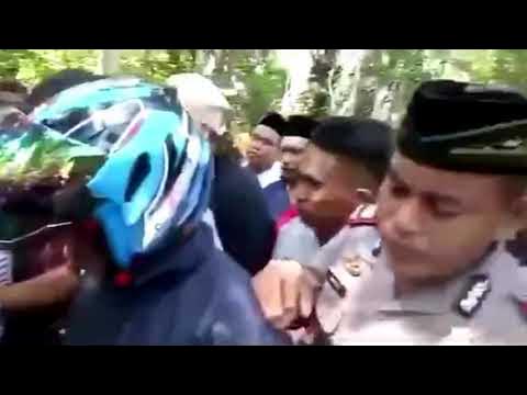 7-metre python swallows woman whole in Indonesia - YouTube