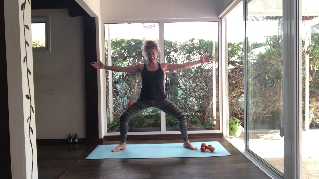 Hand weights Pilates matflo - YouTube