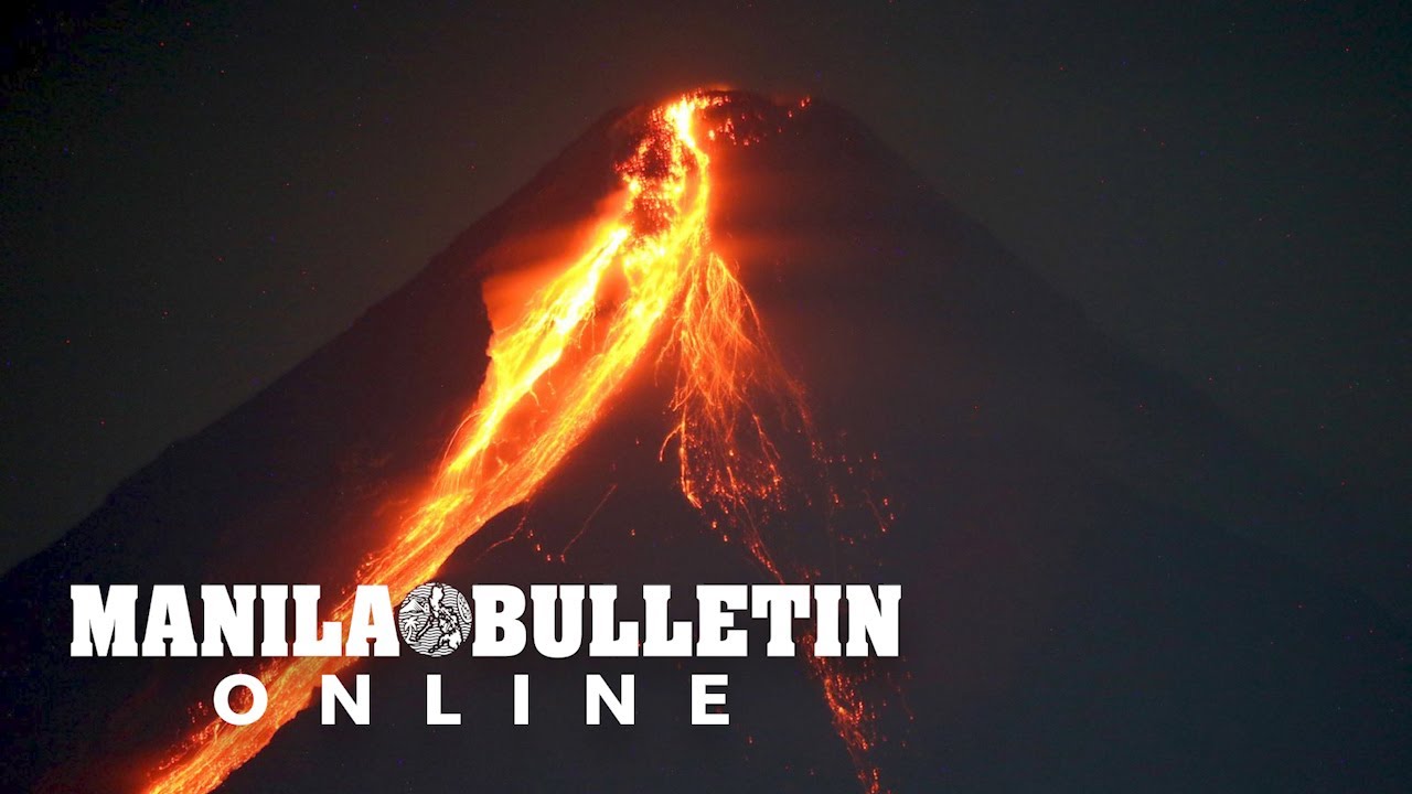 Lava flow seen on Mayon volcano Sunday Night - YouTube