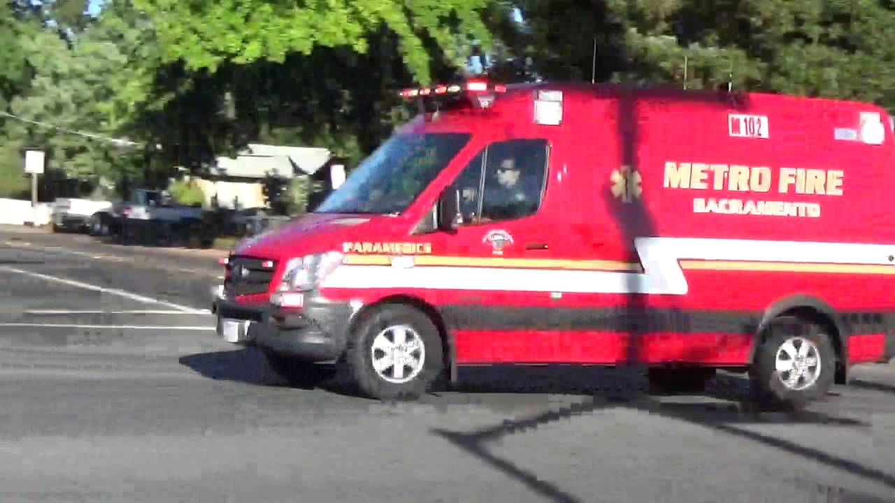 Sacramento Metro Fire District Medic 102 Responding Code 3 VERY FAST ...