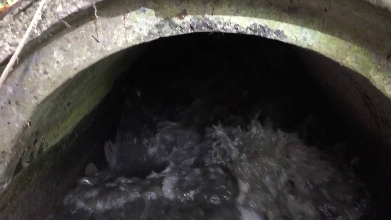 Drain Technology UK 900mm culvert clean - YouTube