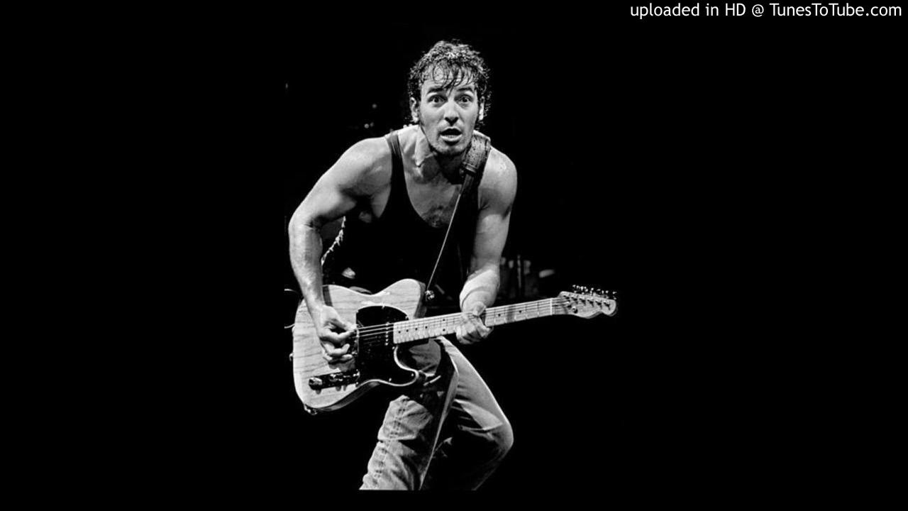 Santa Claus Is Comin' To Town - Bruce Springsteen - YouTube