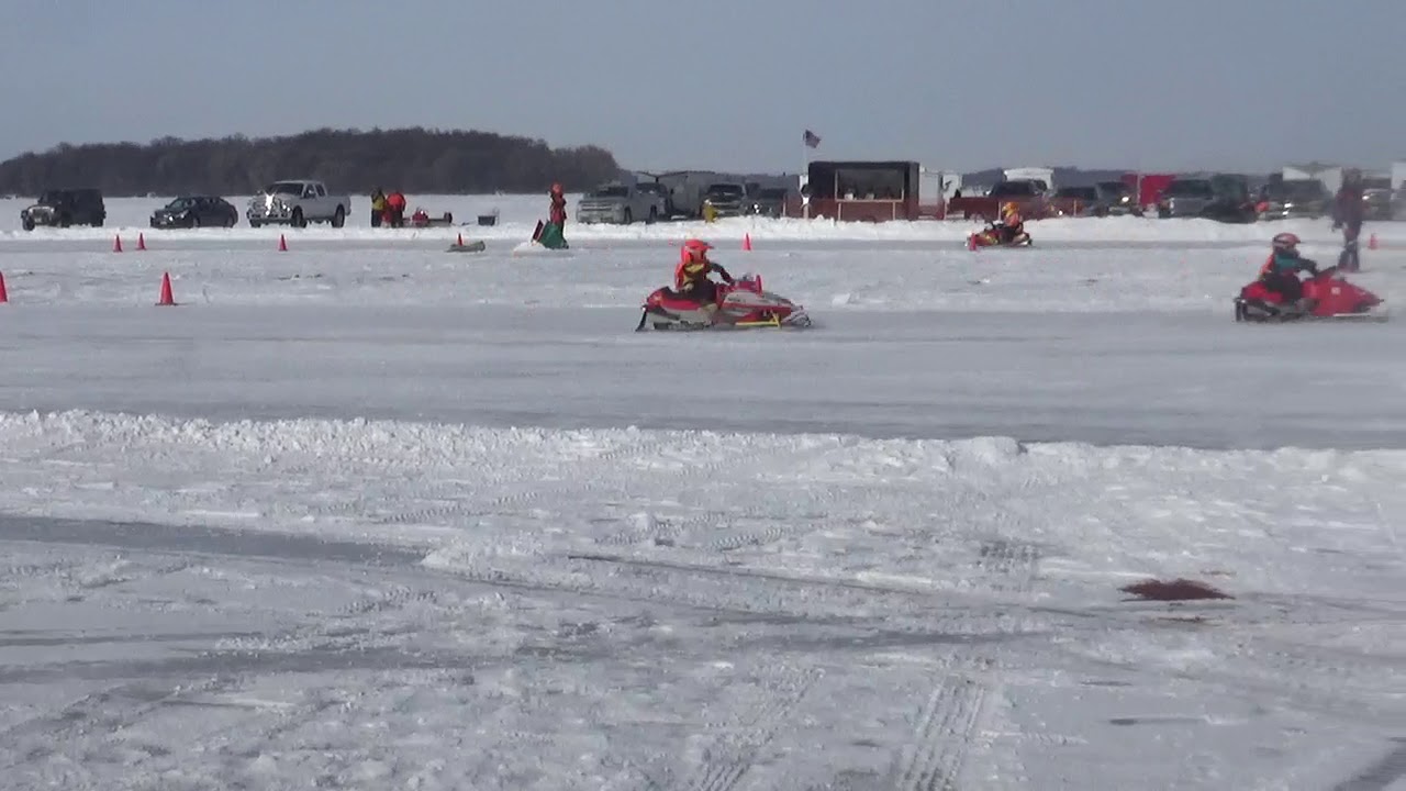 Waconia, MN Ride In 2019 Snowmobile Oval Race 6 - YouTube