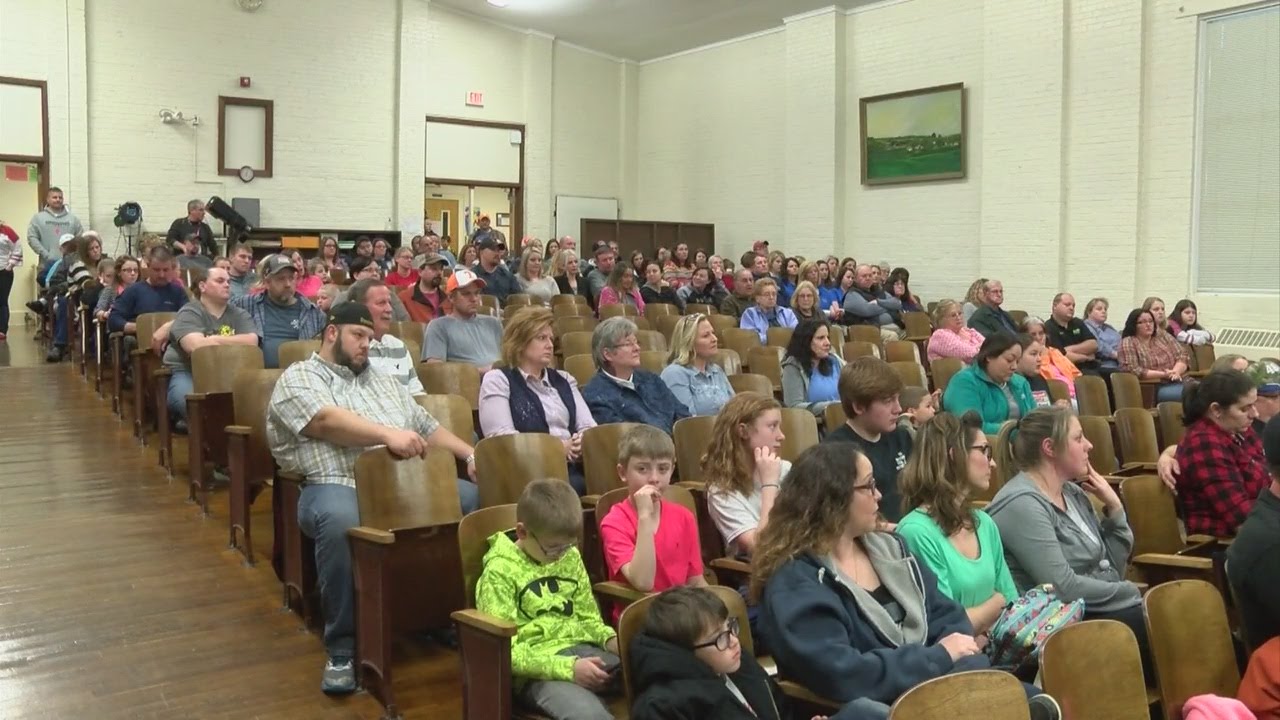 Weaver Elementary School parents weigh in on school’s future - YouTube