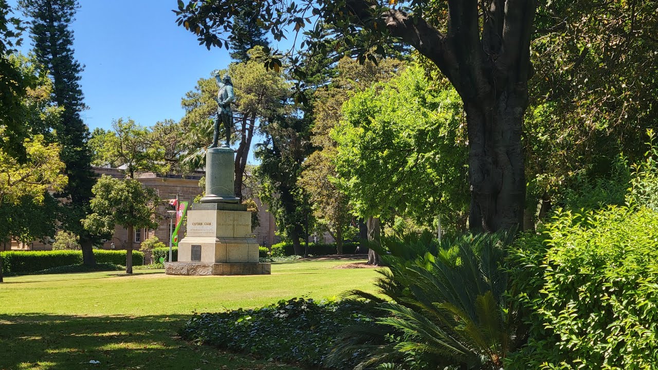 Captain James Cook Monument - YouTube