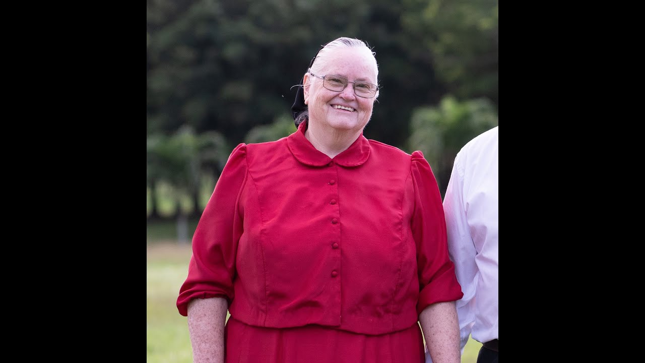 Family Sharing - Mrs Maria Reimer Funeral - YouTube