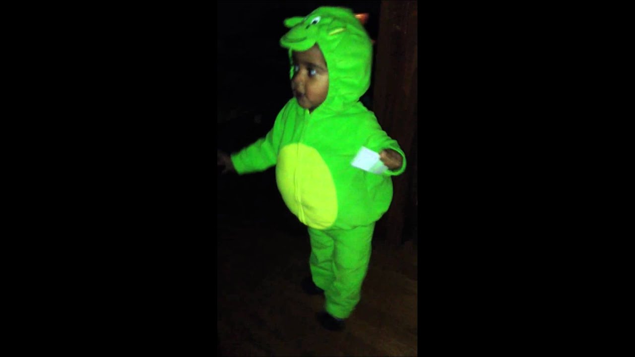 Baby littlefoot - YouTube