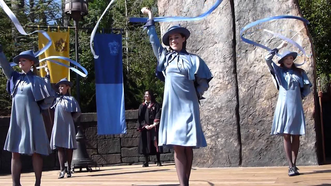 Wizarding World of Harry Potter - Triwizard Spirit Rally (Beauxbatons ...