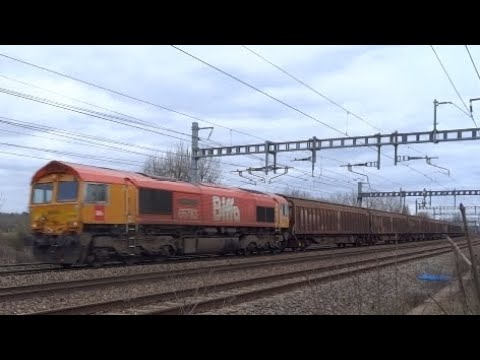 Class 66: GBRf 66783 "The Flying Dustman" Passes Tilehurst East ...