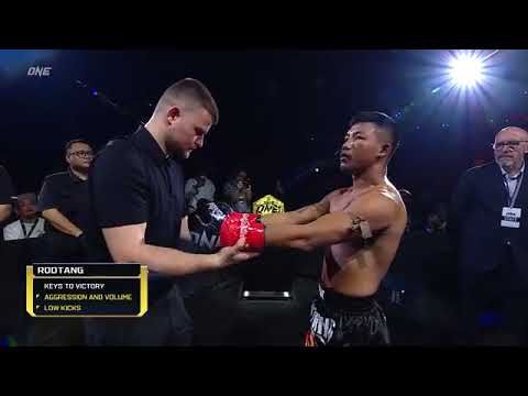 Video Muay Thai ronde satu Rodtang 🇨🇷 vs 🇯🇵 Takeru 