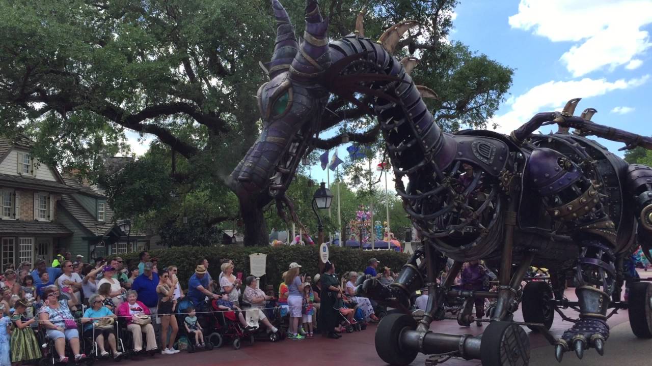Walt Disney World - Festival of Fantasy Parade - Maleficent Dragon ...