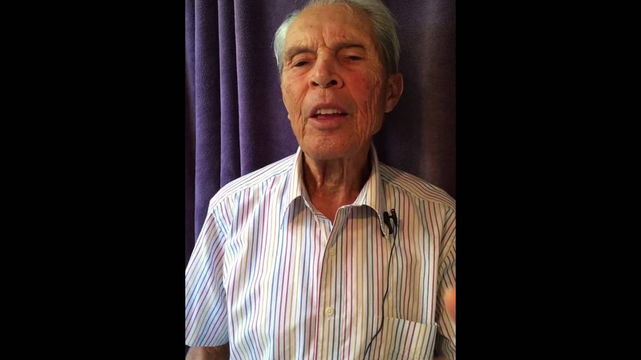 Michael Denton Evolution a Theory in Crisis & Geoffrey Simmons What ...