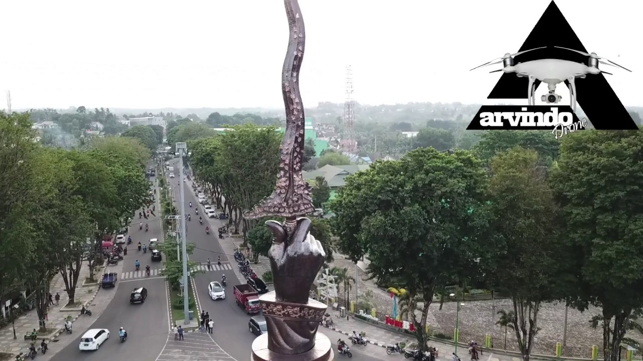 TUGU KERIS SIGINJAI DI jAMBI - YouTube