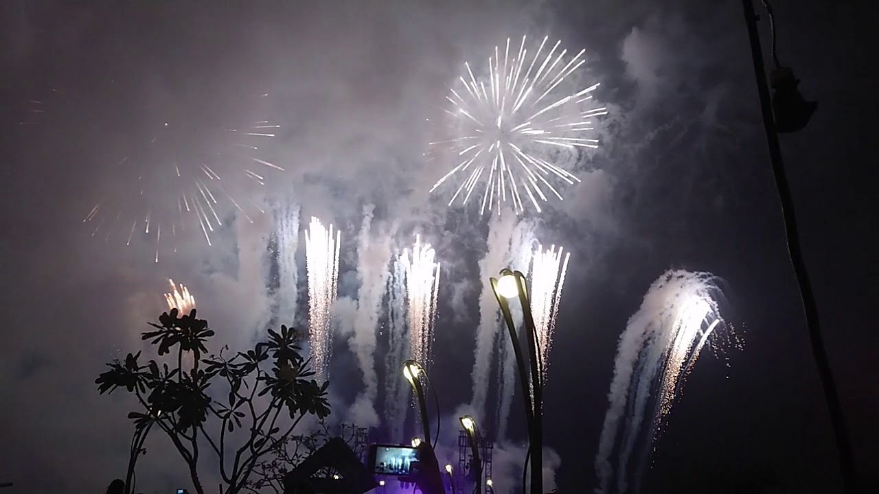 Fireworks display at Okada Manila Philippines - YouTube