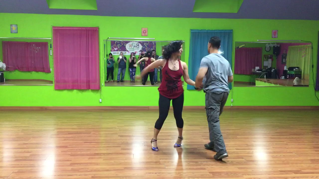 Salsa on2 turn pattern taught in Fishkill NY - YouTube