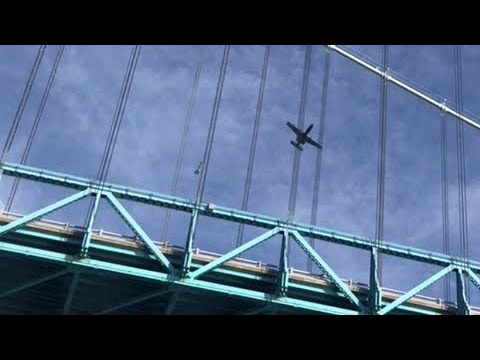 A-10 Warthogs Over The Detroit River - YouTube