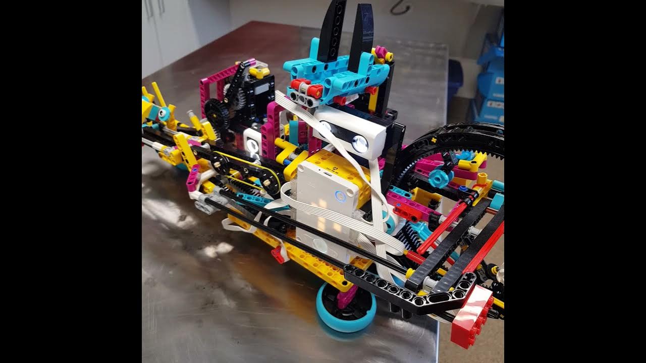 LEGO Spike Small Ball Contraption XL robot - YouTube
