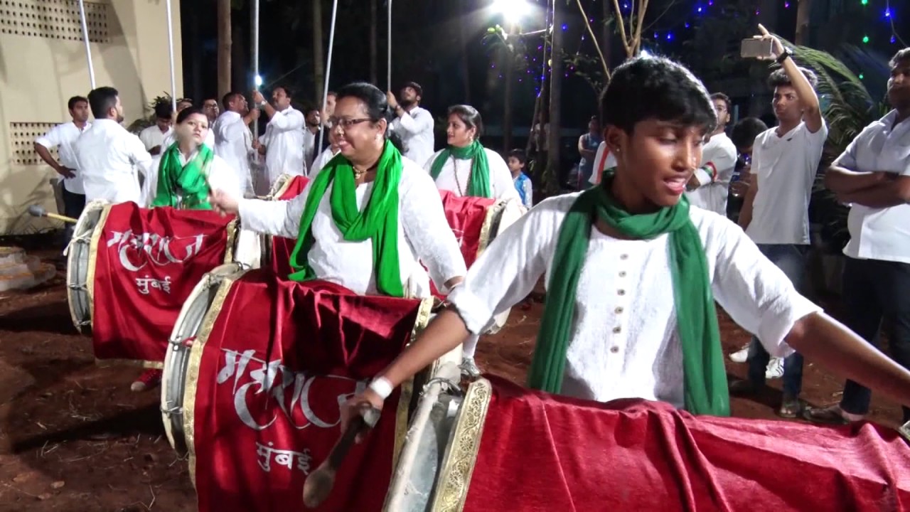 Dhol Pathak by Ladies of Soni Sarovar on 26th January 2017 - YouTube
